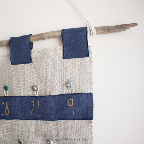 Easy DIY Advent Calendar with Ribbon and Burlap: #12MonthsofDIY ...