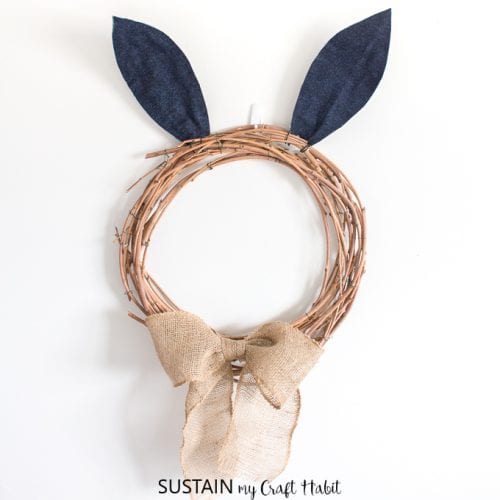 How To Make An Easy Diy Felt Wreath With Succulents Sustain My Craft