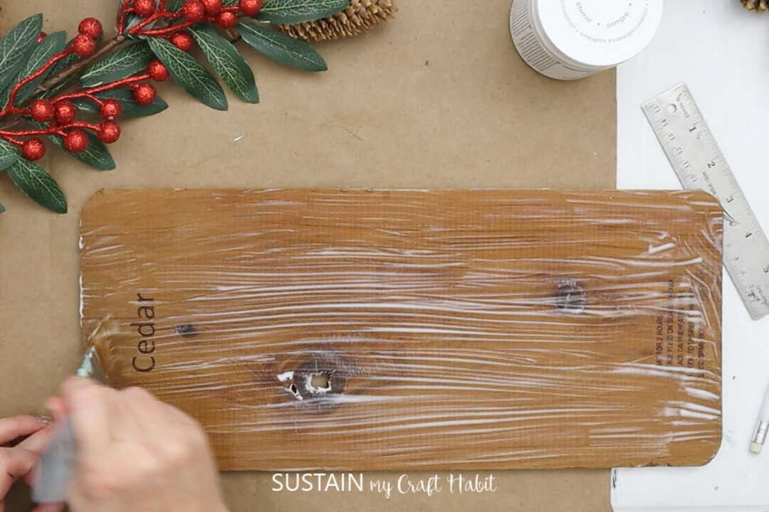 DIY Cedar Plank Winter Welcome Sign – Sustain My Craft Habit