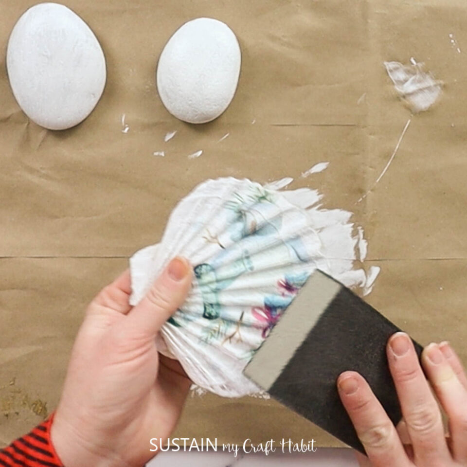 How to Decoupage Shells